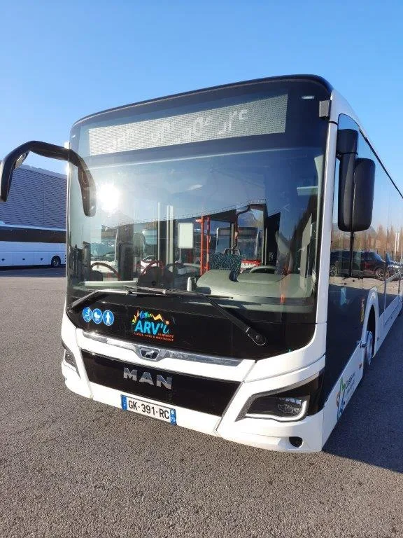 Coming and getting around Cluses by bus - Cluses Arve & mountains